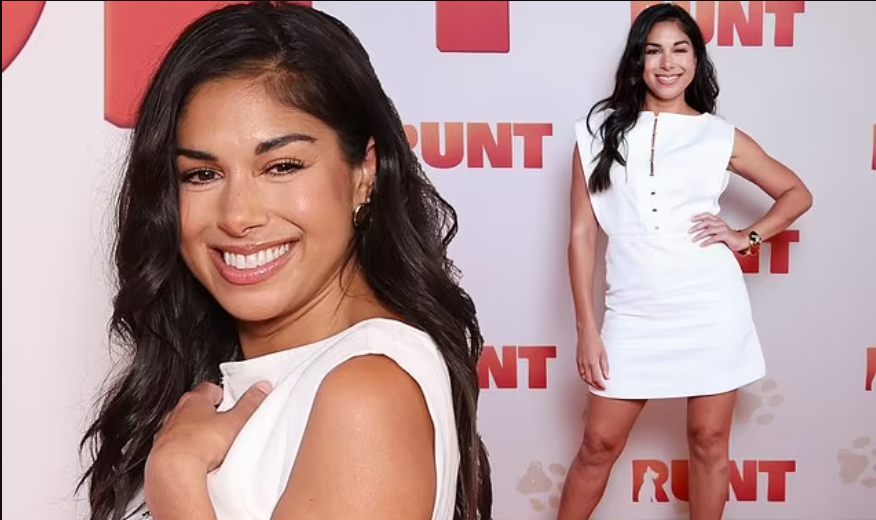 Sarah Roberts is all smiles as she steps out solo at the Runt premiere ...